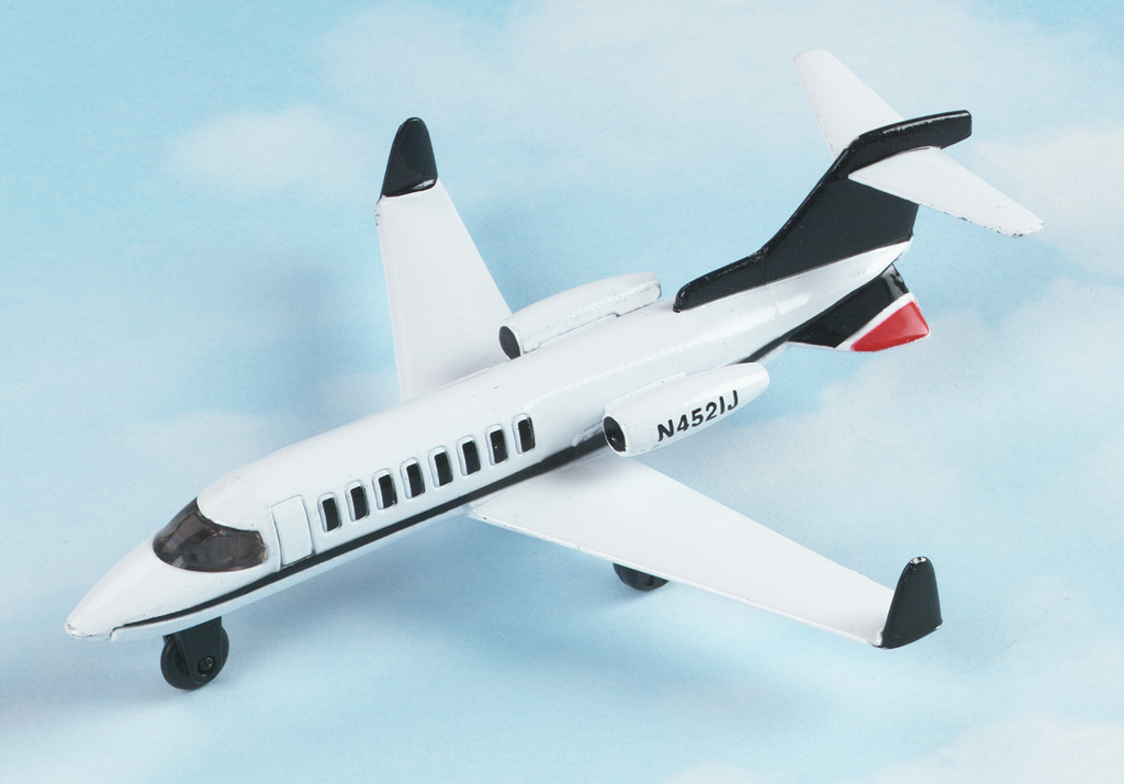 Private Jet Hot Wings plane and connectible runway. – Just Think Toys